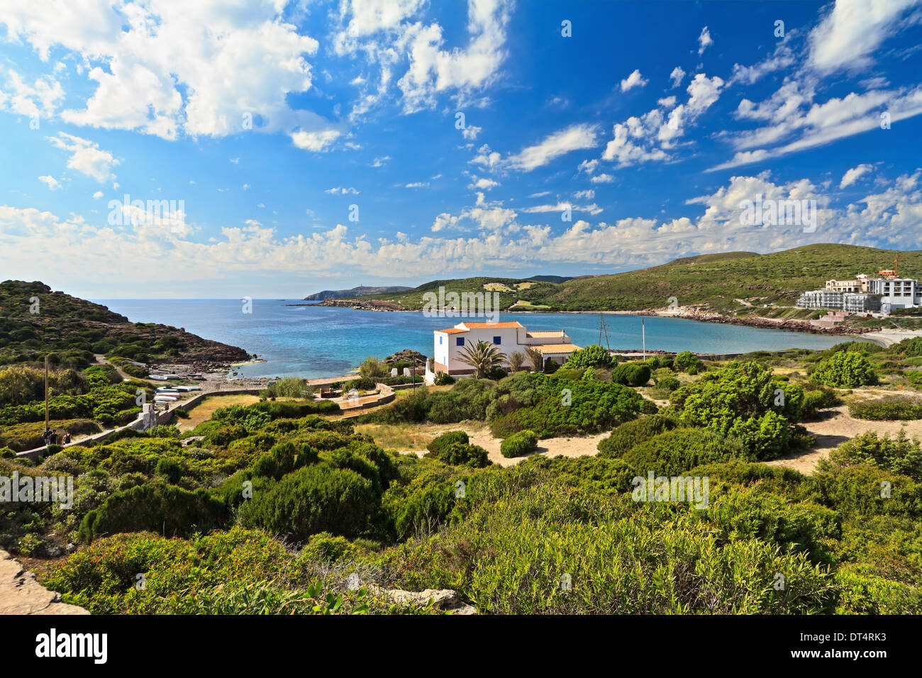Überblick über Caletta Bay auf der Insel San Pietro, Sardinien, Italien ...