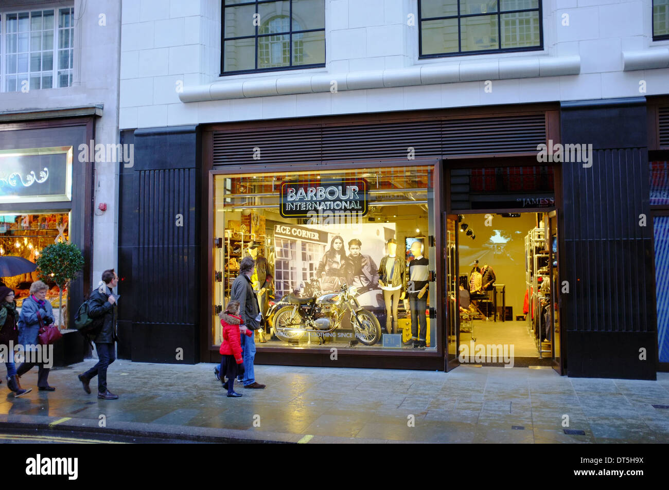 Barbour International Designer Fashion Store in London Stockfotografie Alamy