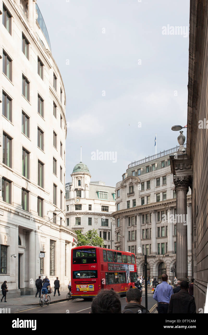 Bus und stadt von london -Fotos und -Bildmaterial in hoher Auflösung ...