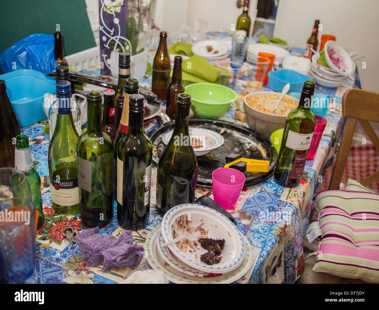 Nach der party Stockfotografie - Alamy Nach der party Stockfotografie - Alamy