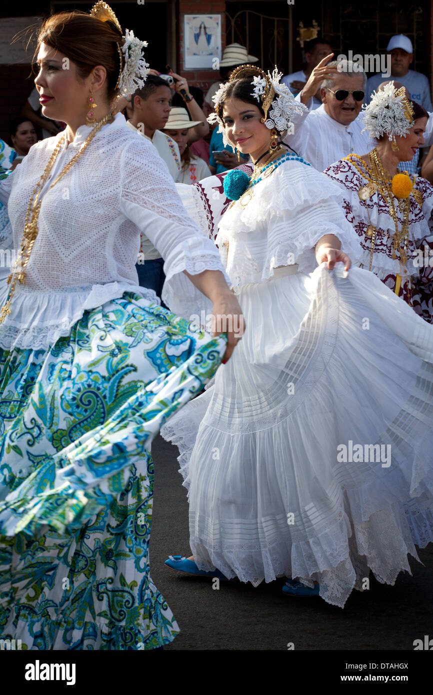 Pollera festival -Fotos und -Bildmaterial in hoher Auflösung – Alamy