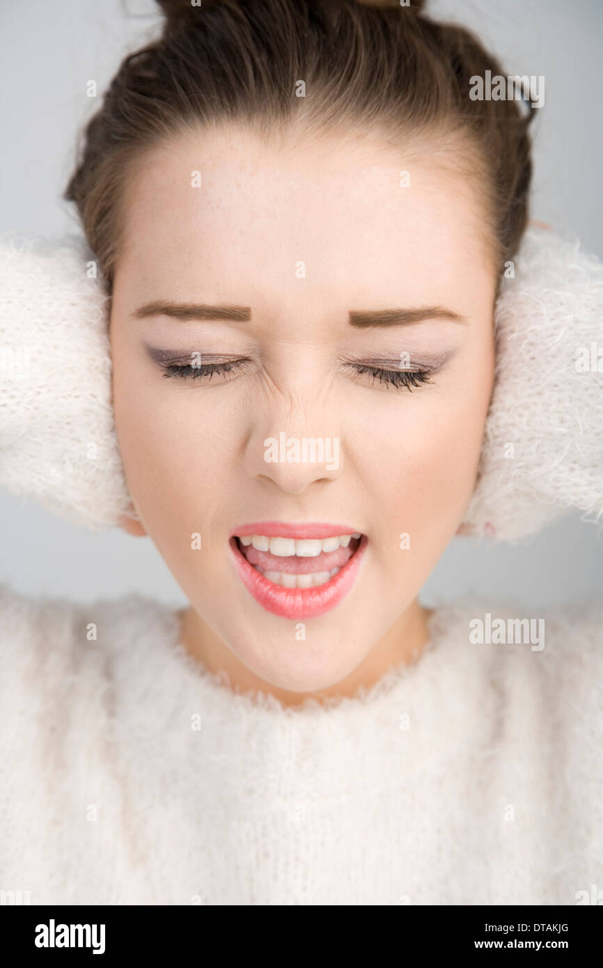 Kopf ohren augen -Fotos und -Bildmaterial in hoher Auflösung – Alamy