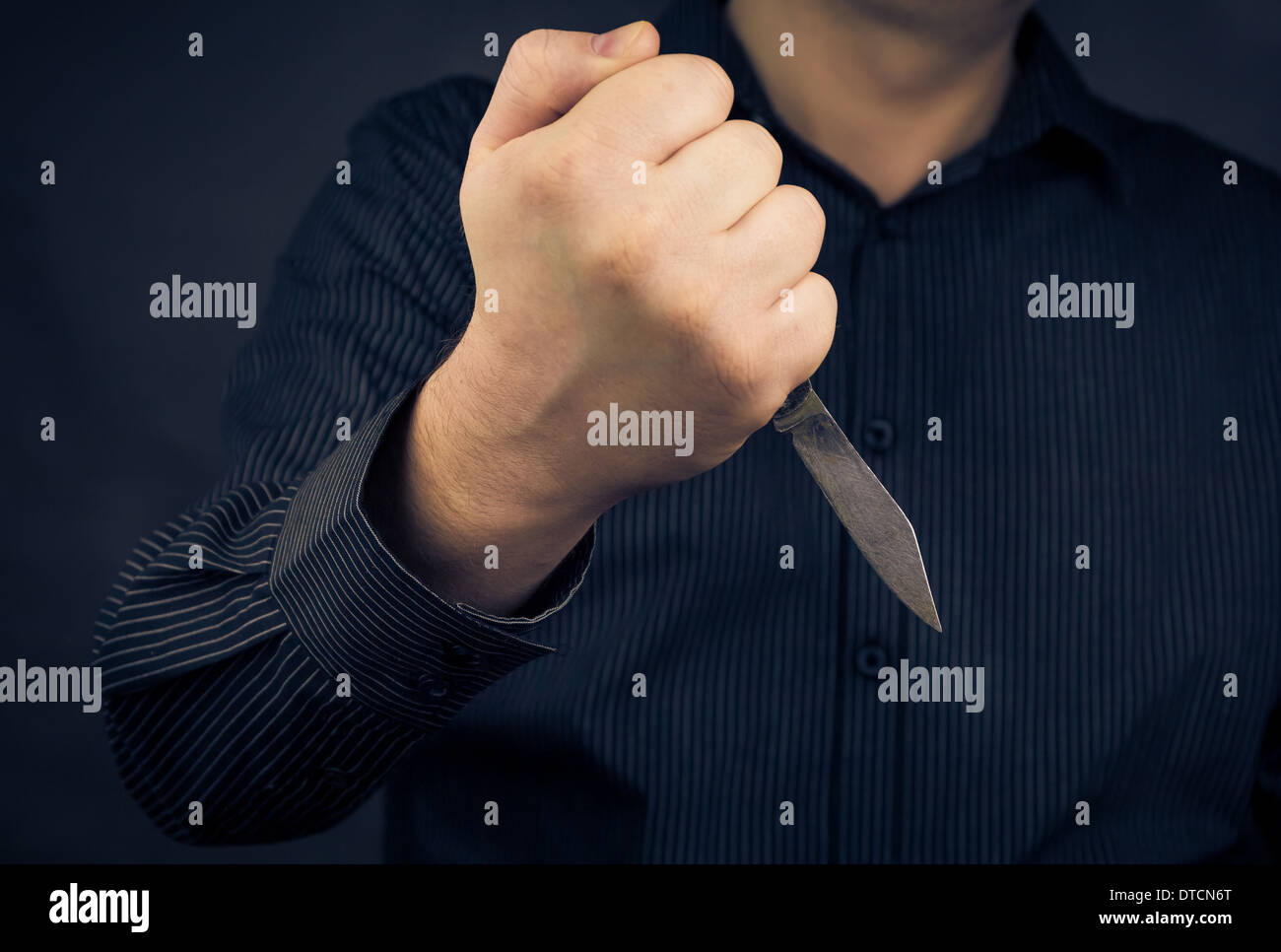 Wrist knife -Fotos und -Bildmaterial in hoher Auflösung – Alamy
