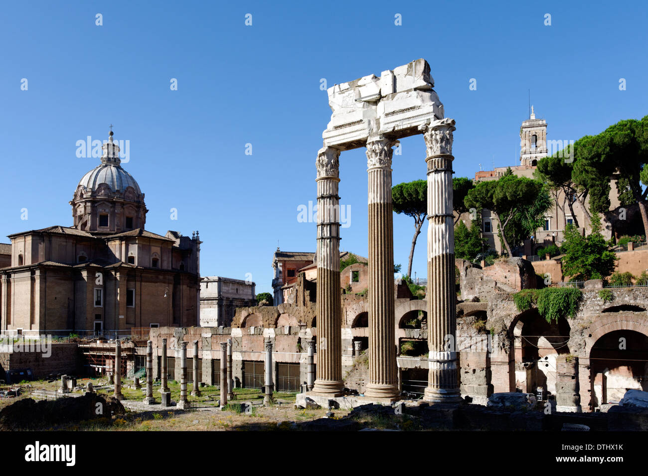 Temple Of Julius Caesar Stockfotos & Temple Of Julius Caesar Bilder - Alamy