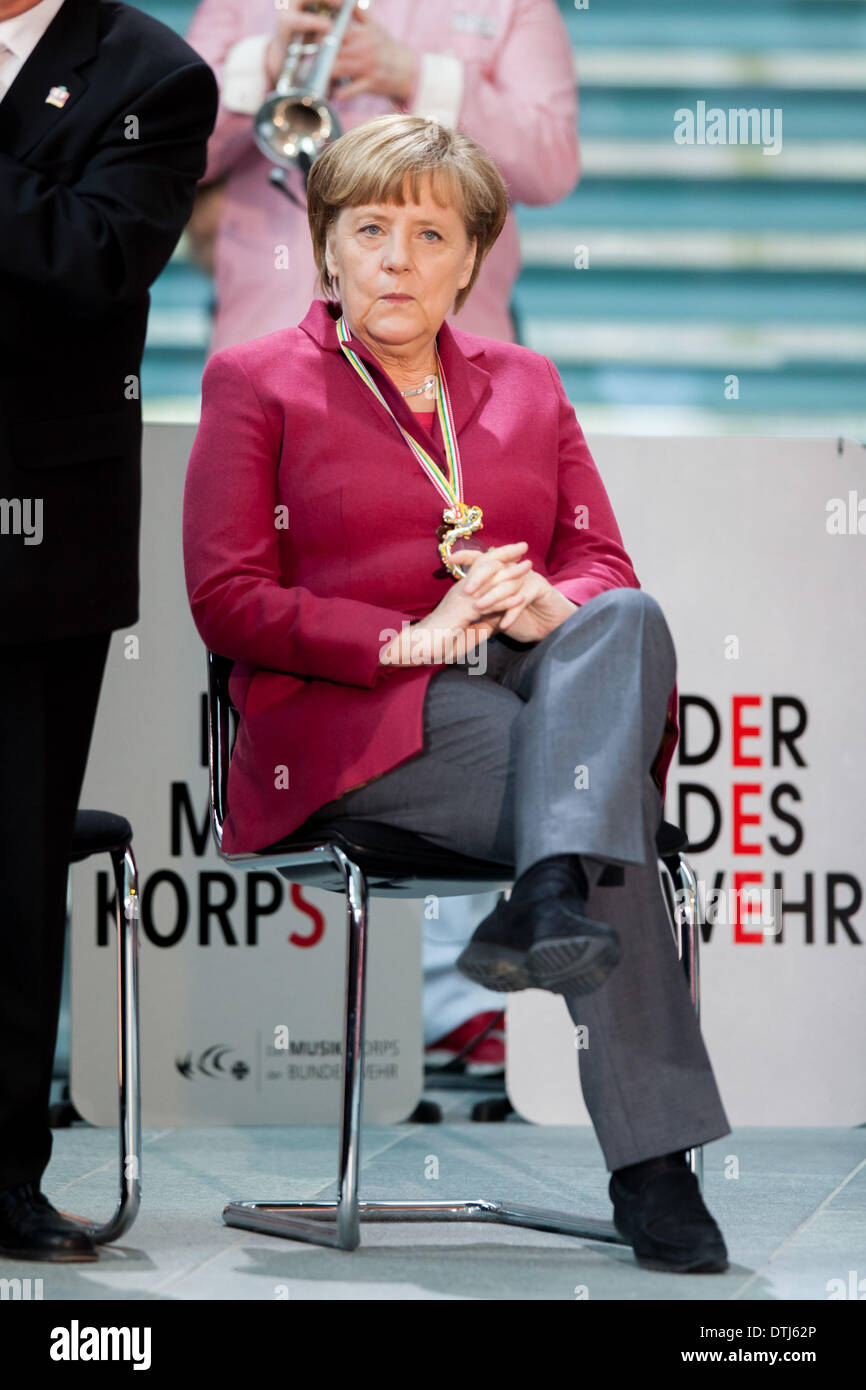 Karneval angela merkel -Fotos und -Bildmaterial in hoher Auflösung – Alamy