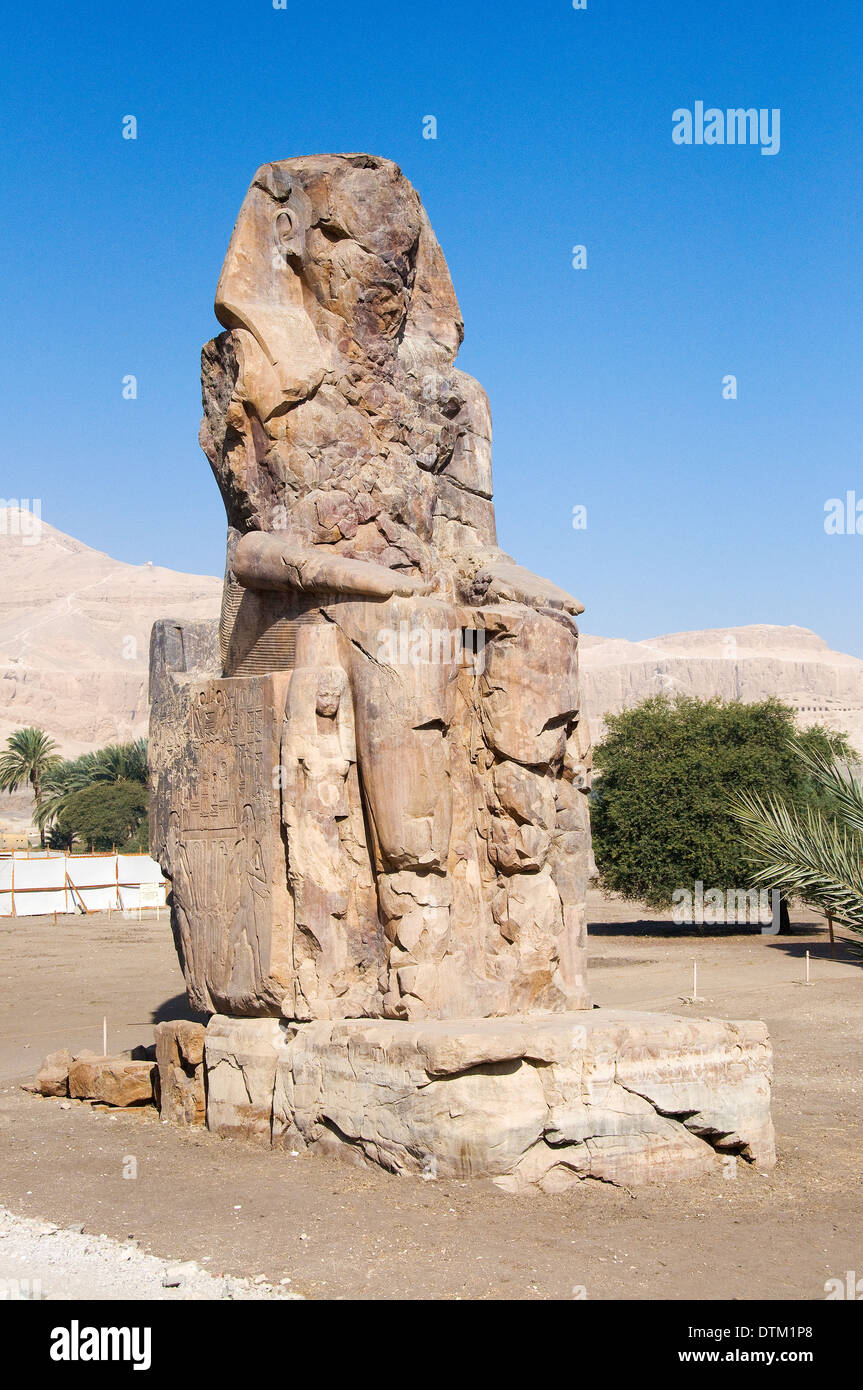 Coloss of memnon -Fotos und -Bildmaterial in hoher Auflösung – Alamy