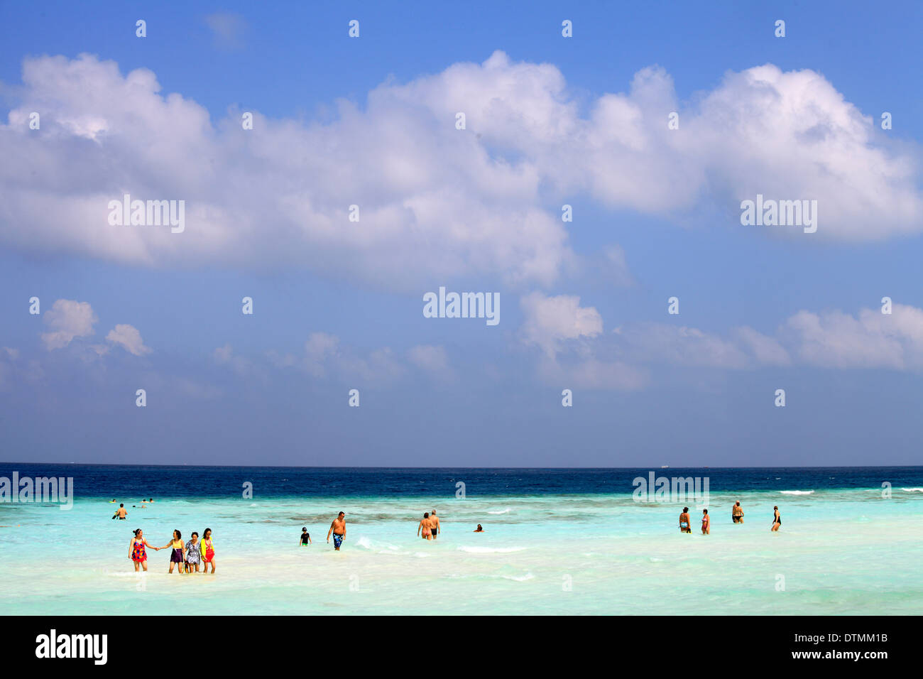 Strand menschen -Fotos und -Bildmaterial in hoher Auflösung – Alamy