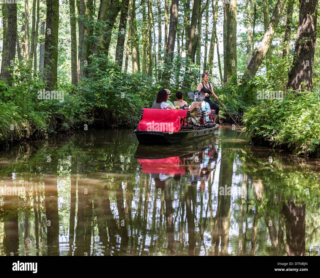 Im freien touristen touristen tourismus ziel reisen reisende natur ...