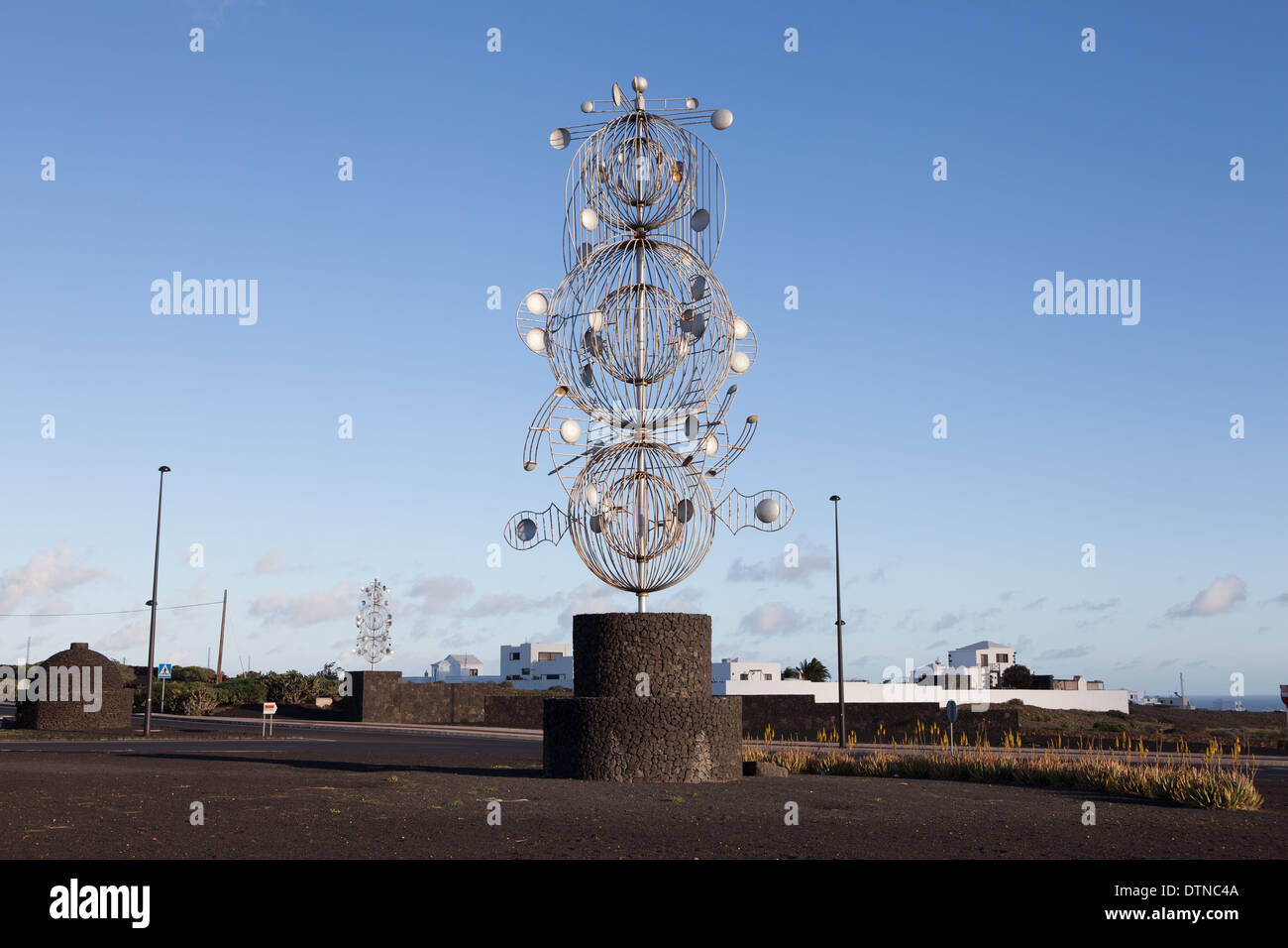 Wind sculpture cesar manrique lanzarote -Fotos und -Bildmaterial in ...