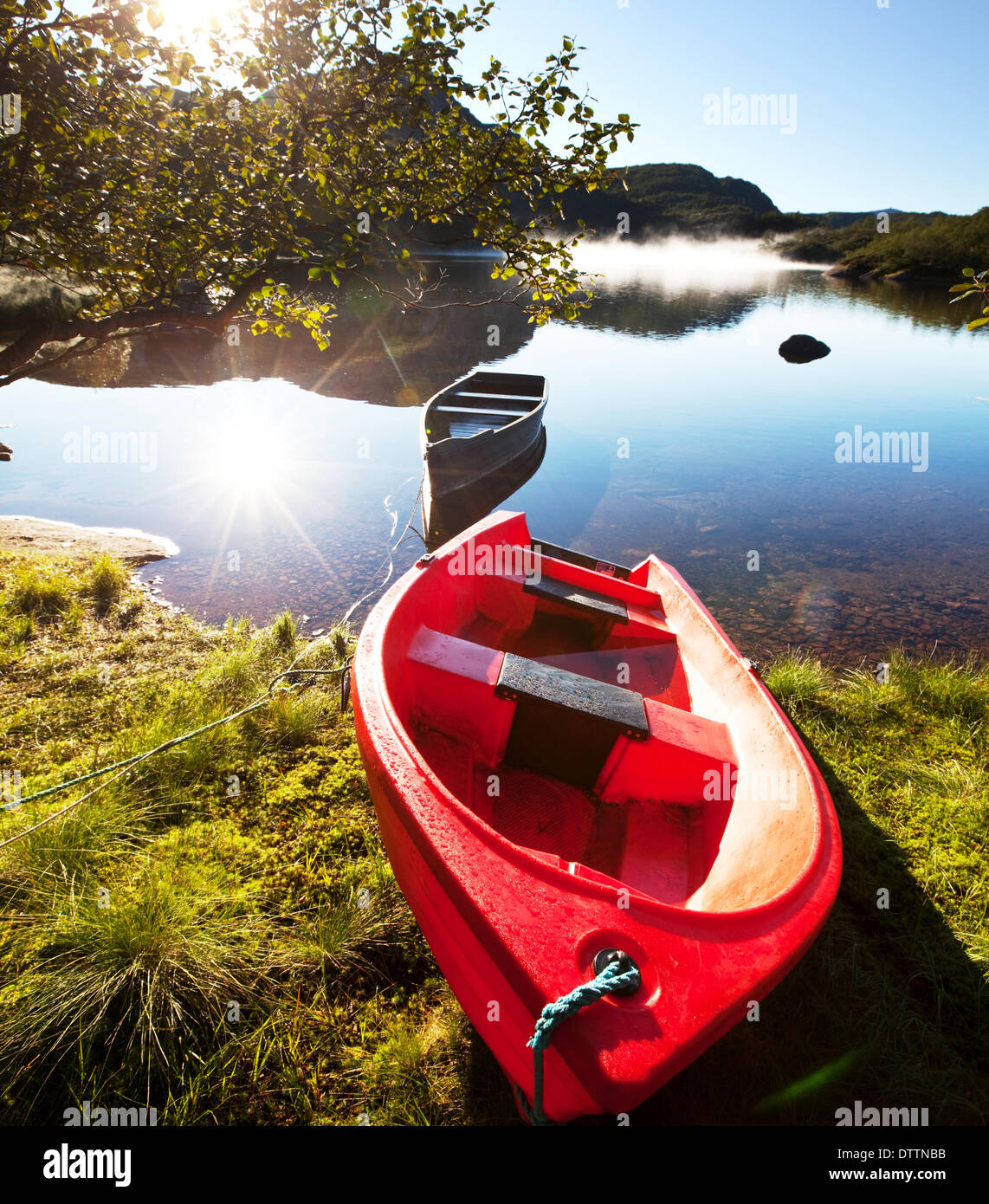 Wikinger boot schweben -Fotos und -Bildmaterial in hoher Auflösung – Alamy