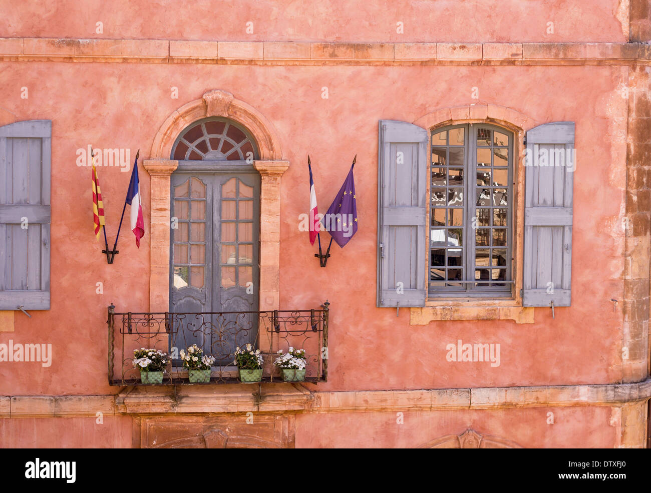 Rosa fassade -Fotos und -Bildmaterial in hoher Auflösung – Alamy