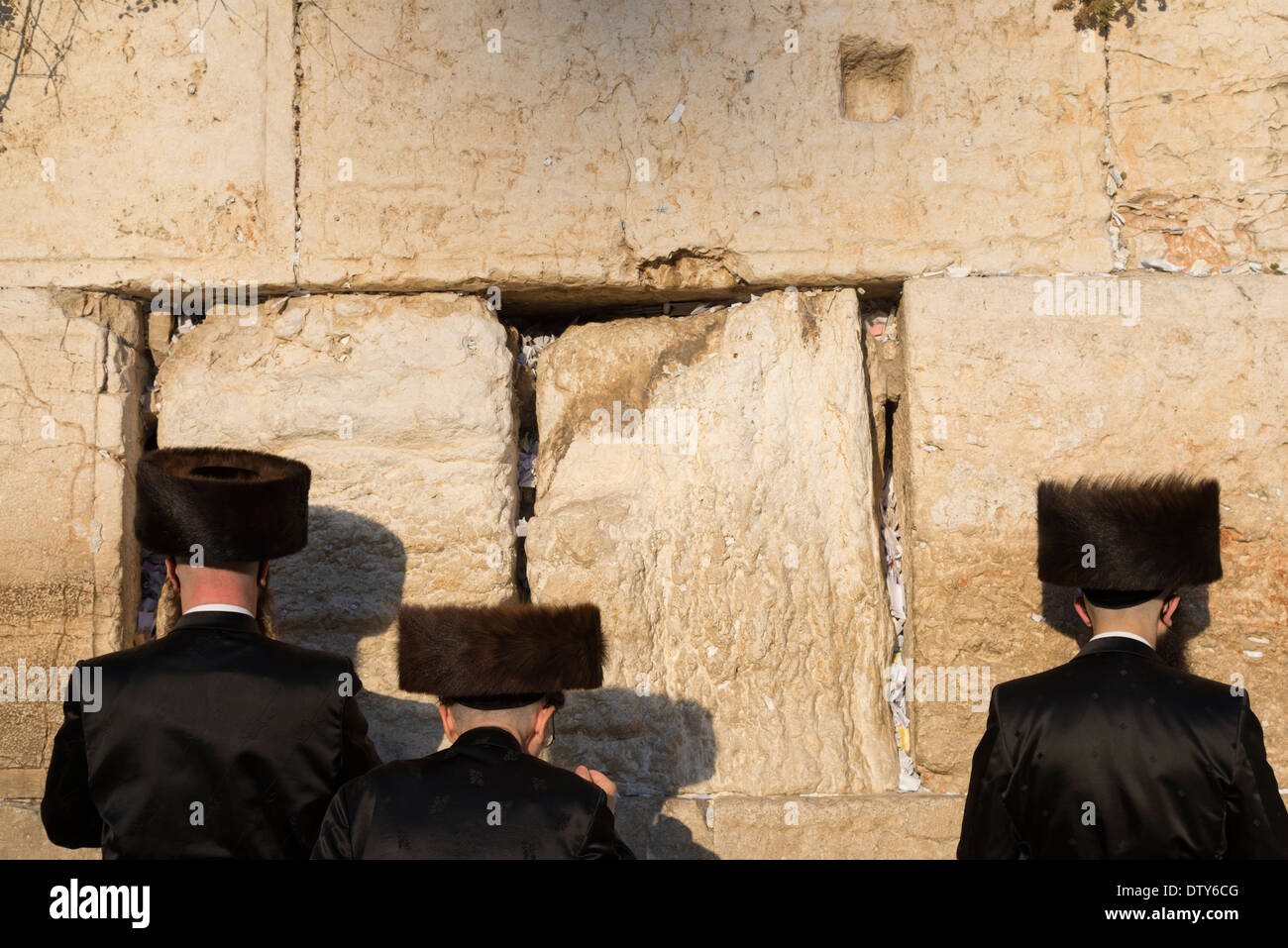 Western hats -Fotos und -Bildmaterial in hoher Auflösung – Alamy