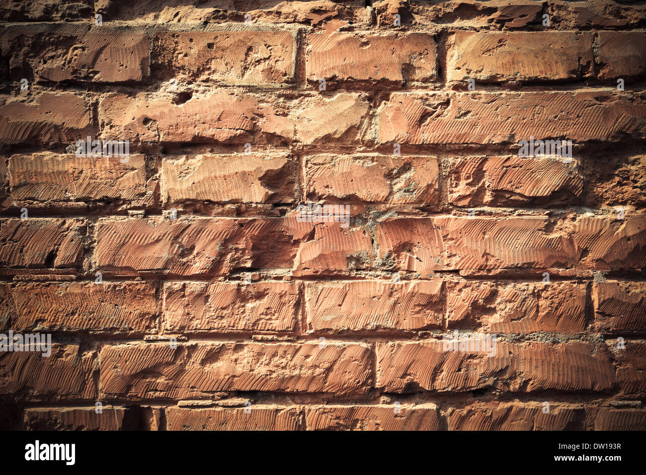 Corner of brick wall -Fotos und -Bildmaterial in hoher Auflösung – Alamy
