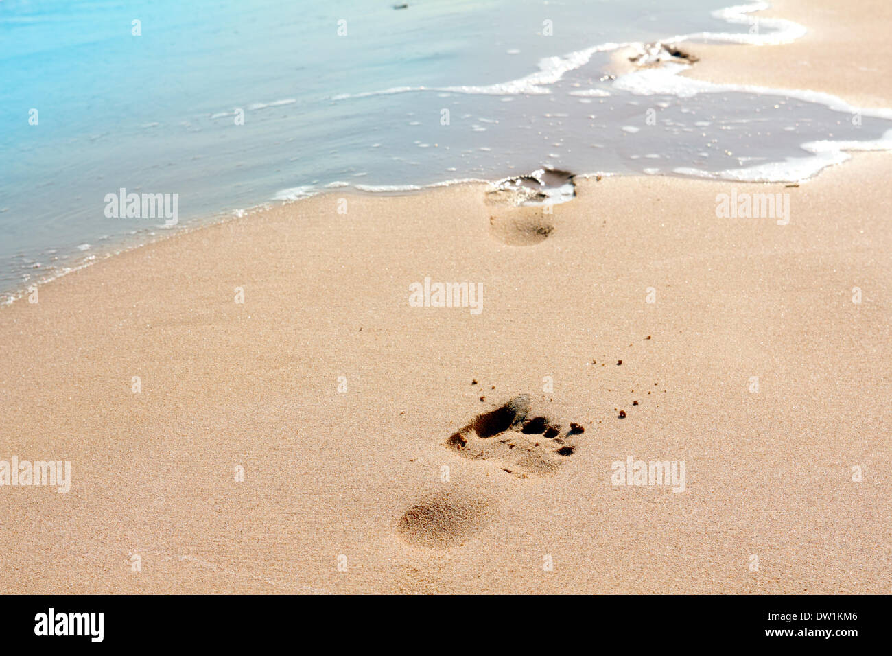 Schritt am strand -Fotos und -Bildmaterial in hoher Auflösung – Alamy