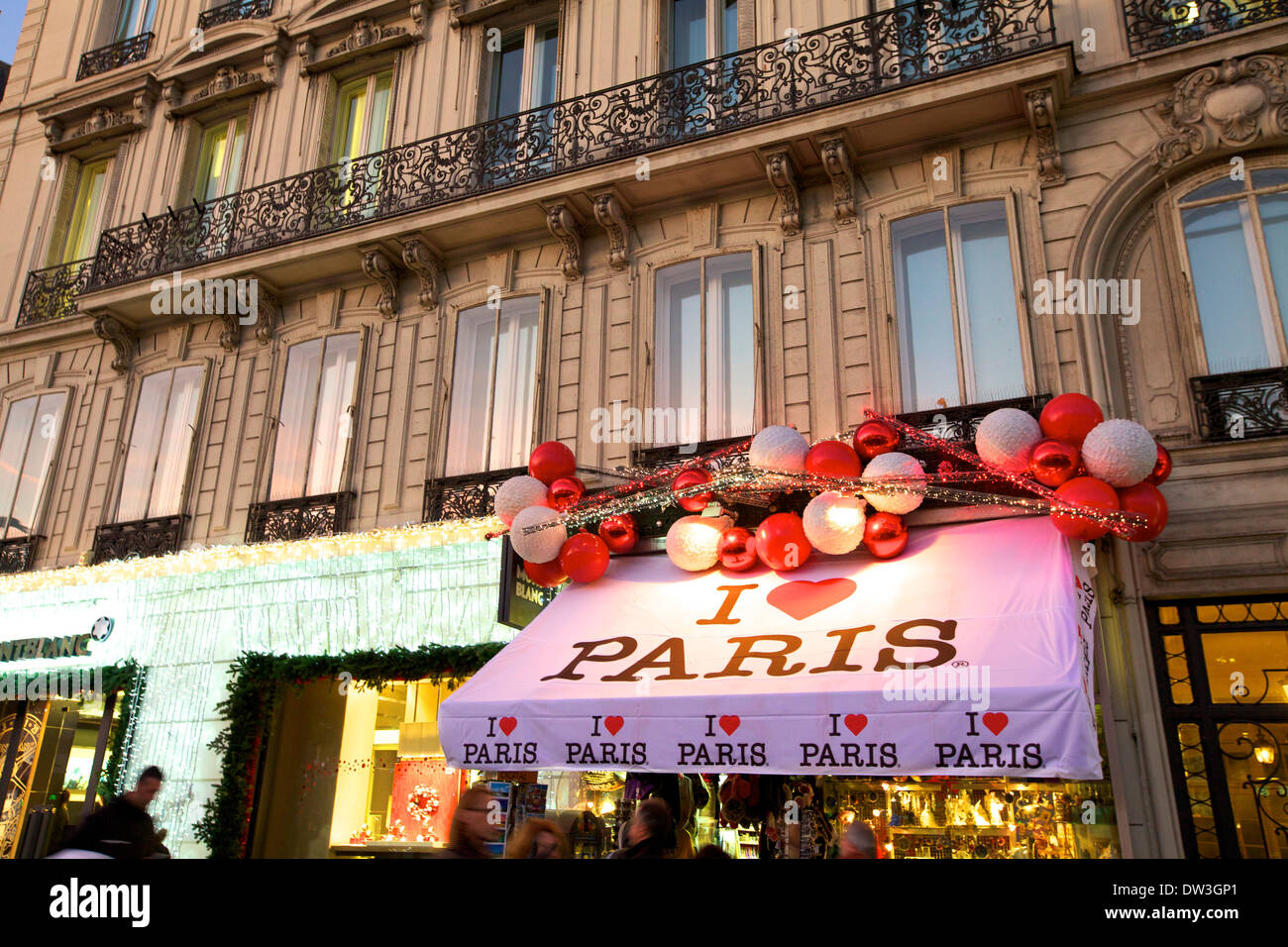 Champs Elysees Shops Stockfotos und -bilder Kaufen - Alamy