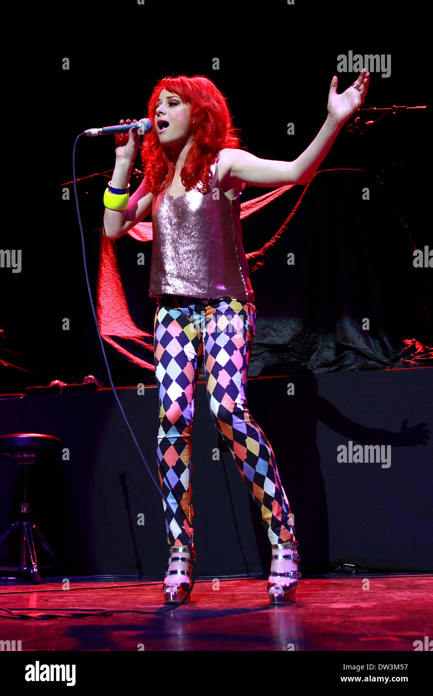Sarah De Bono Stockfotos und -bilder Kaufen - Alamy