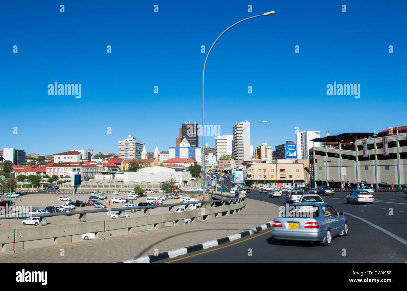 Windhoek Namibia Afrika moderne Skyline mit Wolkenkratzern und ...