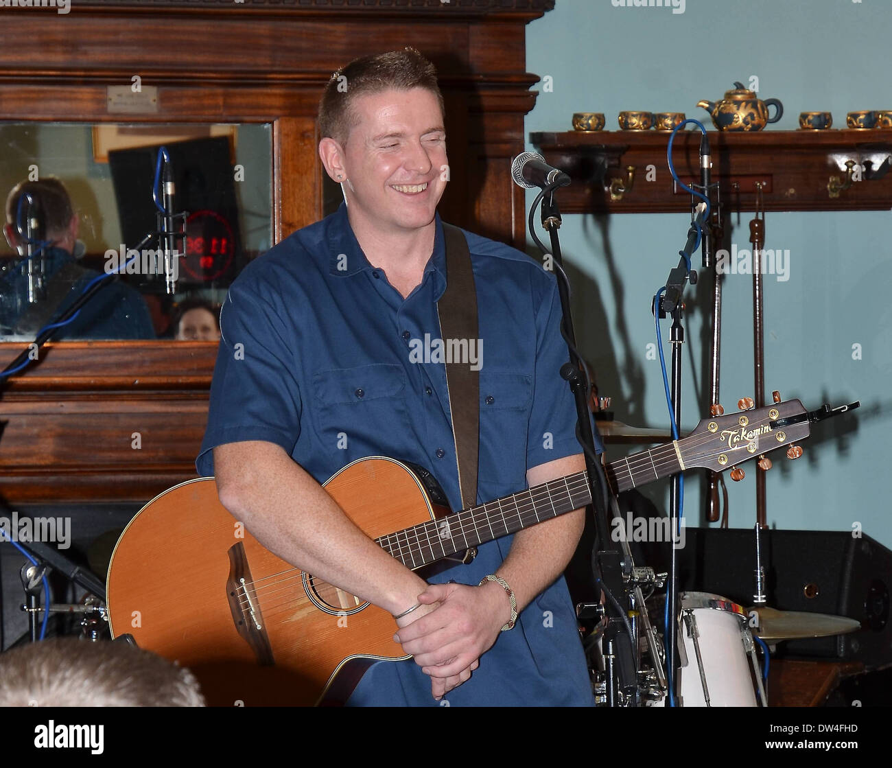 Damien Dempsey Damien Dempsey startet sein neue Album "Allmächtige ...