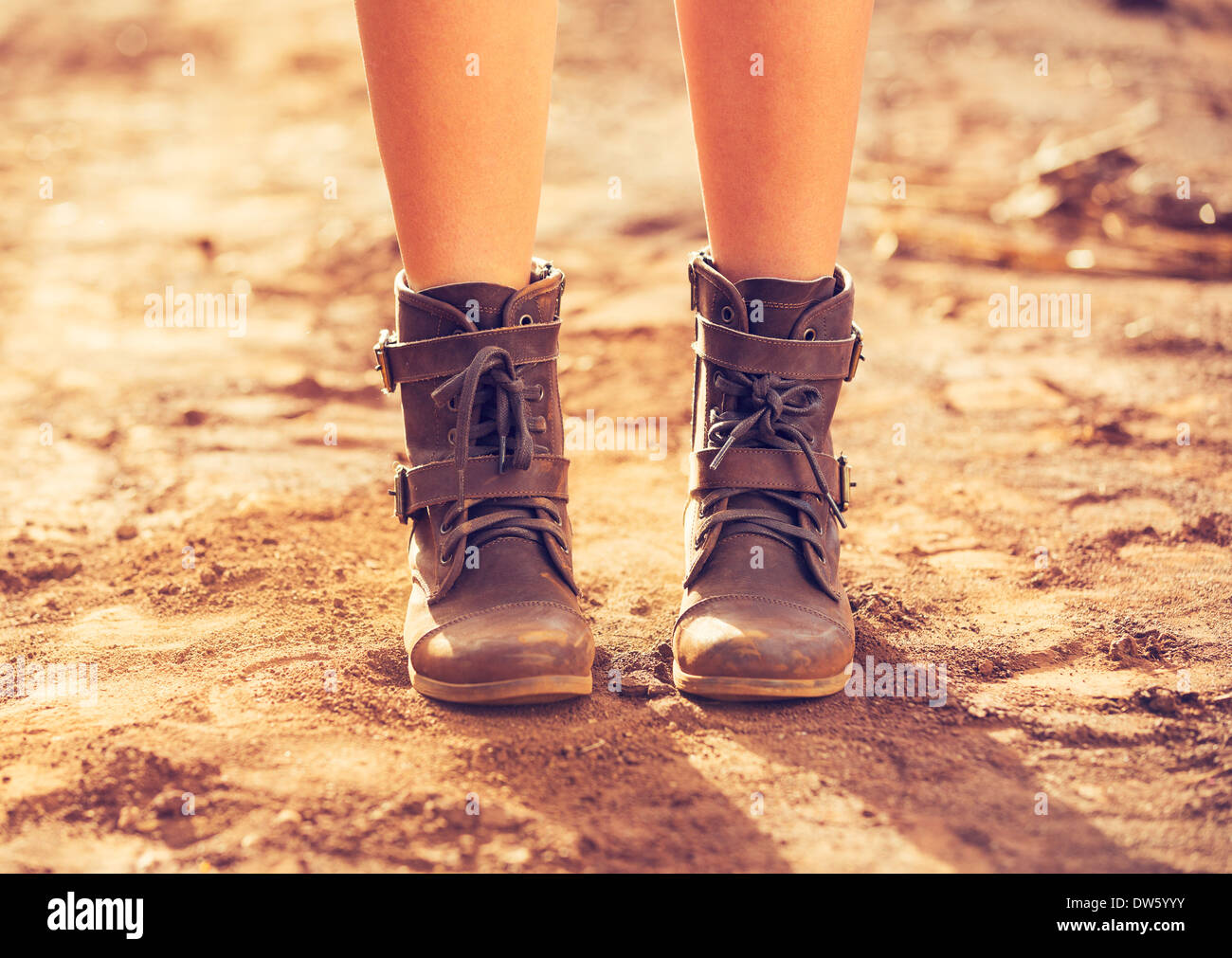 Shoes mud shoe -Fotos und -Bildmaterial in hoher Auflösung – Alamy