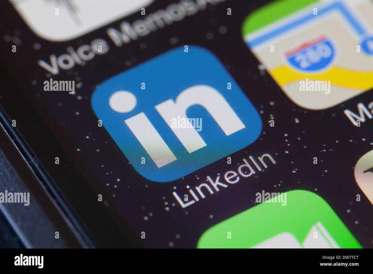 Linkedin mobile app -Fotos und -Bildmaterial in hoher Auflösung – Alamy