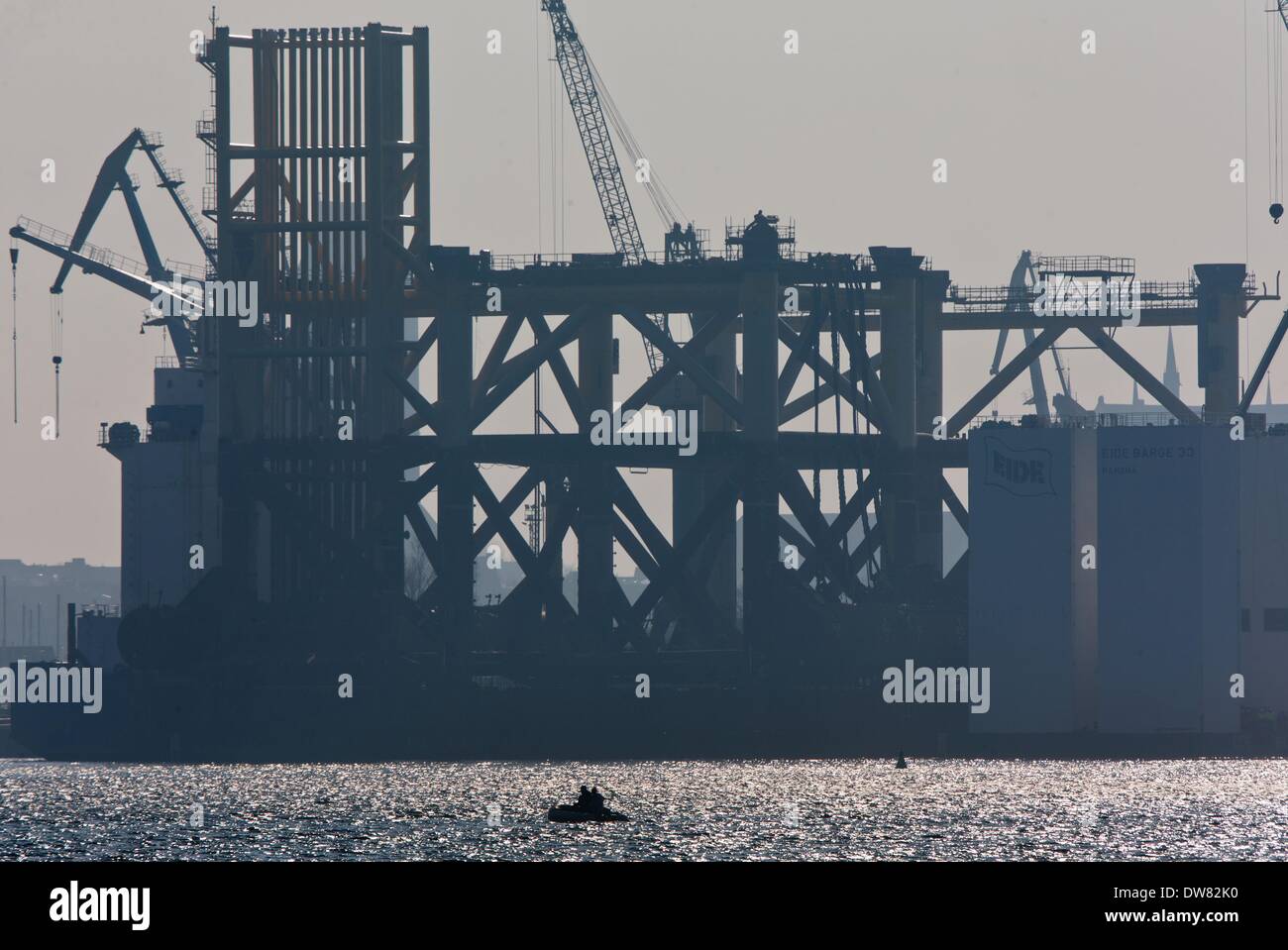 Offshore konverterstation -Fotos und -Bildmaterial in hoher Auflösung ...