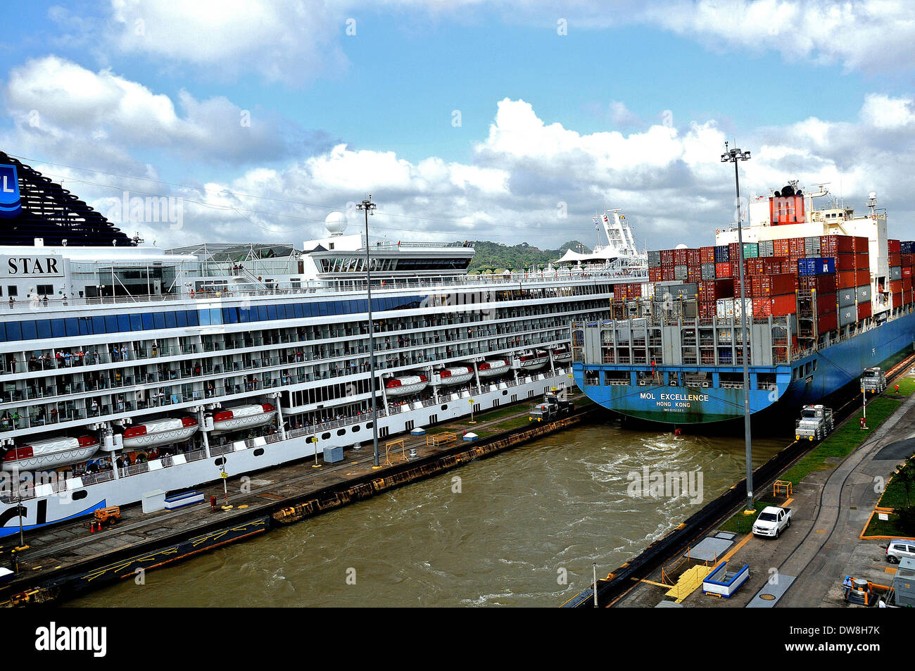 Kanal kreuzfahrtschiffe -Fotos und -Bildmaterial in hoher Auflösung – Alamy
