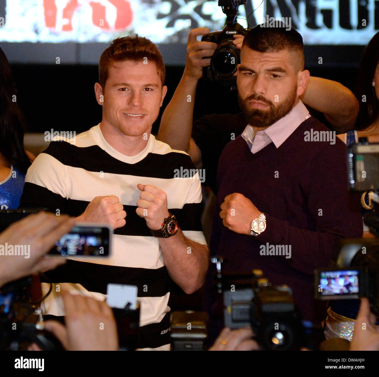 4. März 2014. Las Vegas NV. Canelo Alvarez(L) und Alfredo Angulo ...
