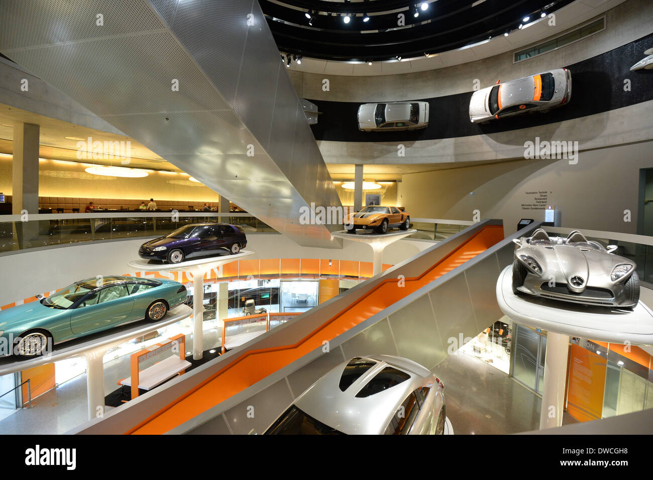 Stuttgart, Deutschland. 3. März 2014. Ein Blick in das Mercedes-Benz ...