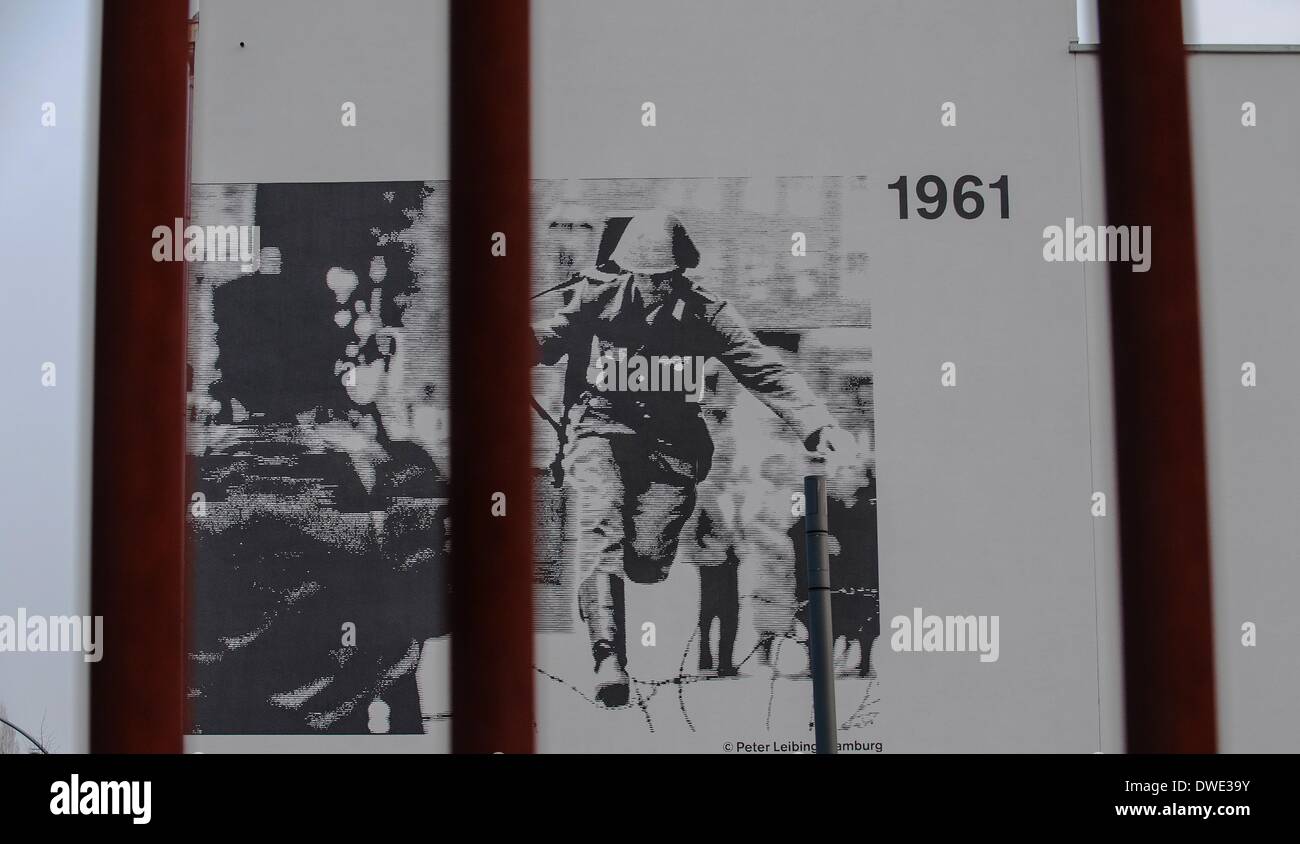 Berlin, Deutschland. 5. März 2014. Ein großes Foto, das zeigt, ein NVA ...