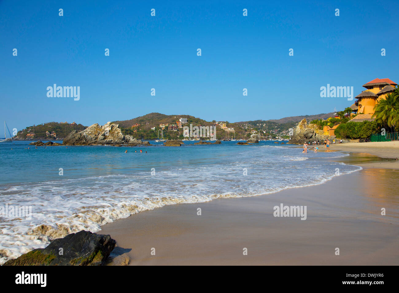 La playa ropa -Fotos und -Bildmaterial in hoher Auflösung – Alamy