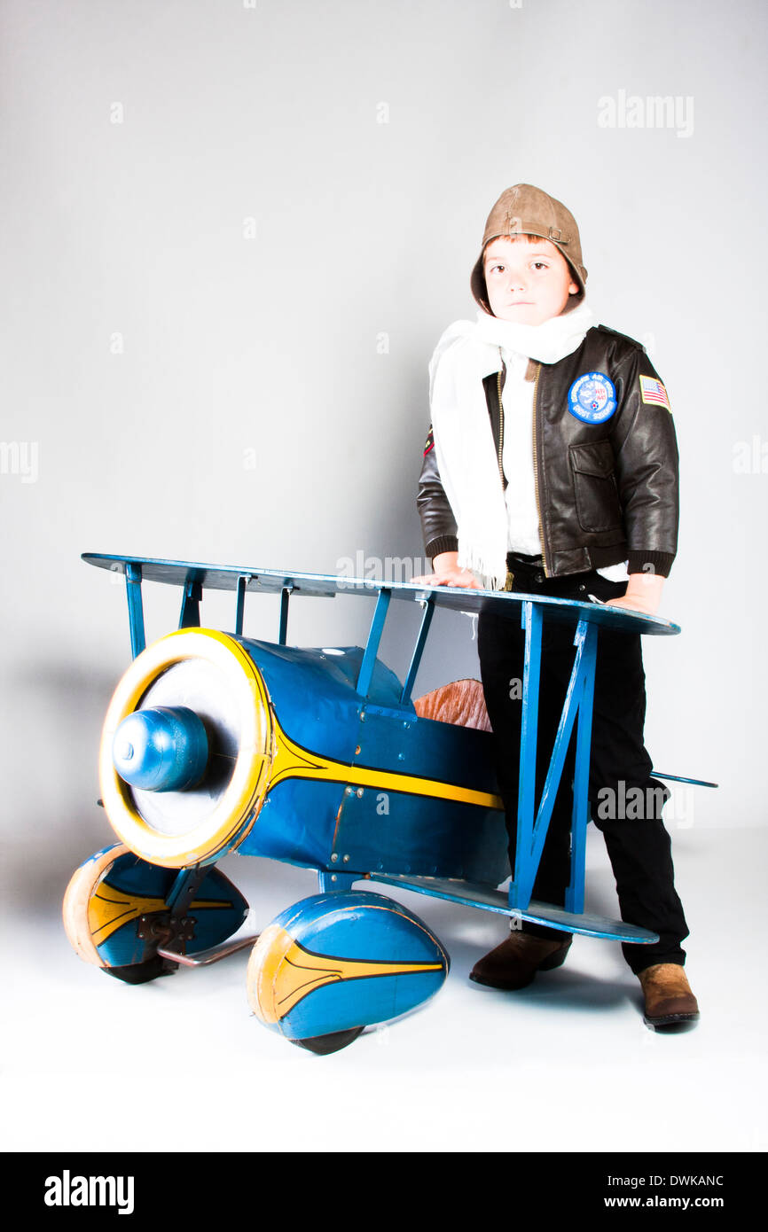 Vintage retro boy toy car -Fotos und -Bildmaterial in hoher Auflösung ...