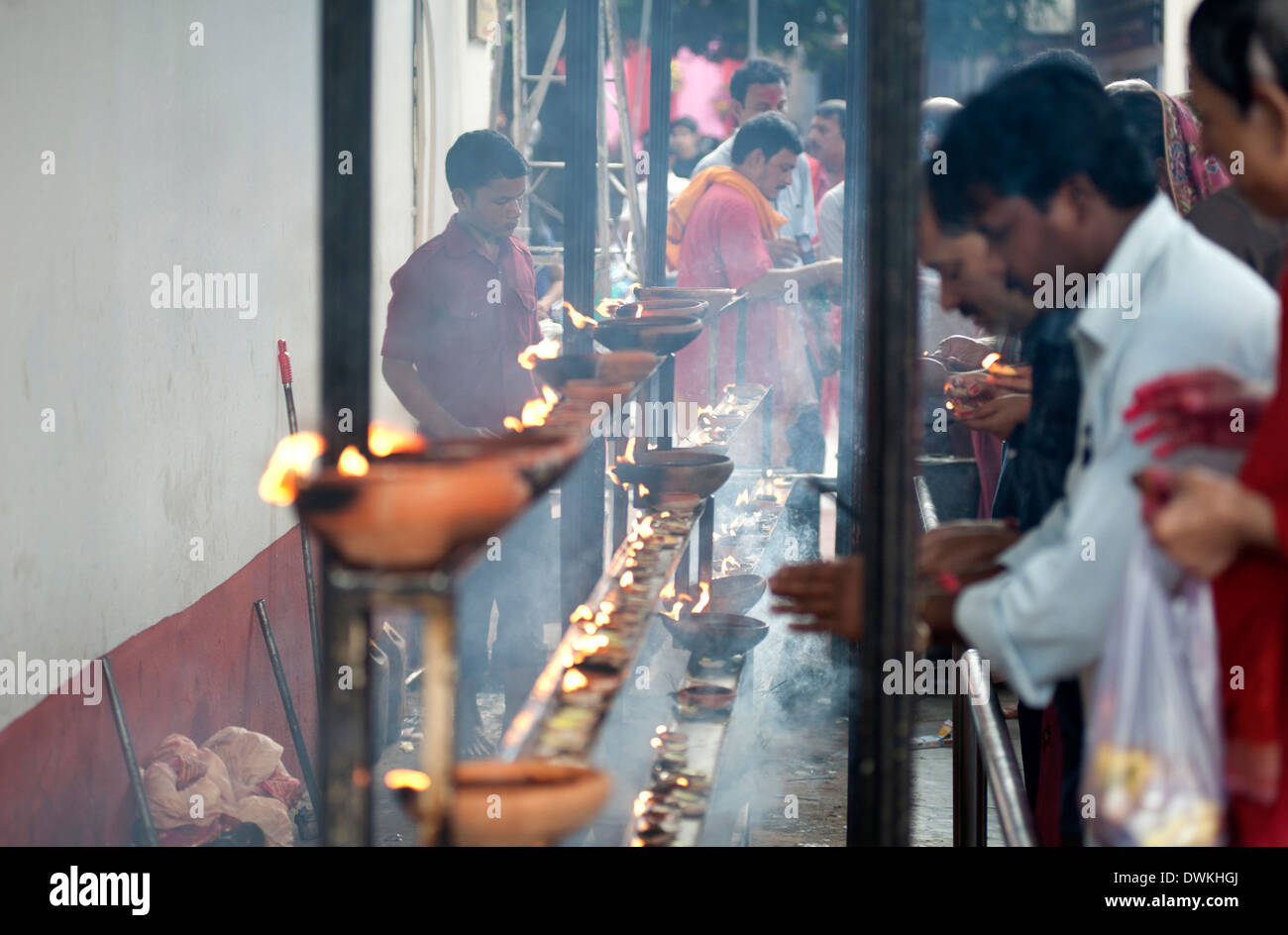 Tempel puja -Fotos und -Bildmaterial in hoher Auflösung – Alamy