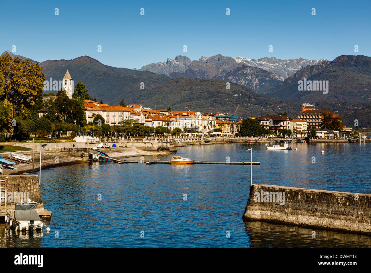 Italienische Stadt Am Lago Maggiore