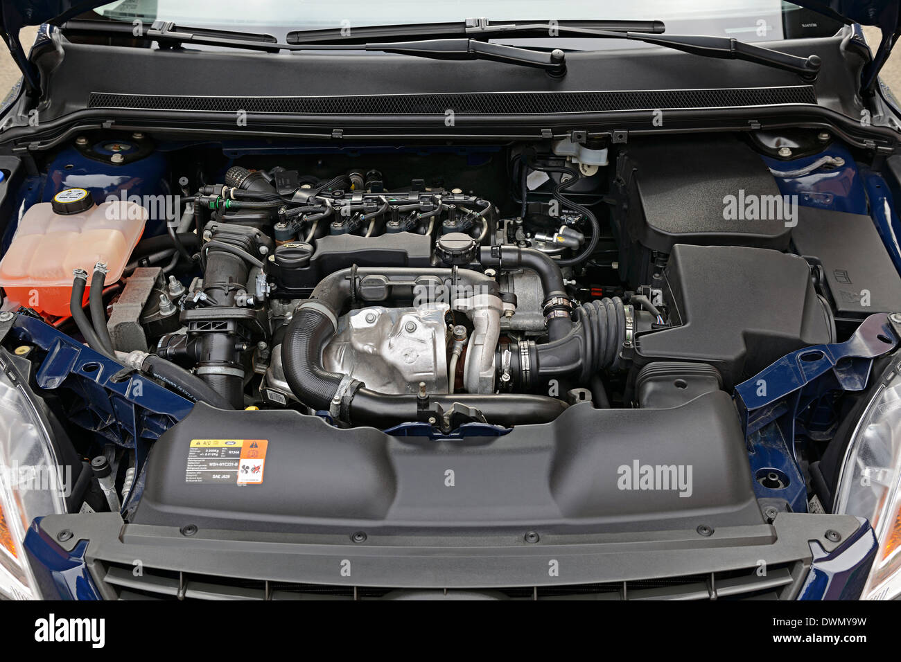 Car engine -Fotos und -Bildmaterial in hoher Auflösung – Alamy