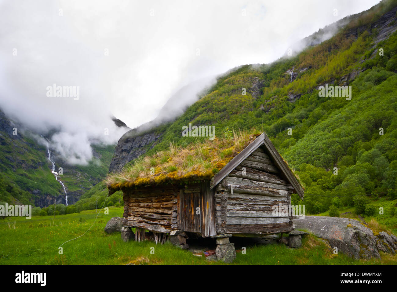 Old traditional norwegian log cabin Stockfotos und -bilder Kaufen - Alamy