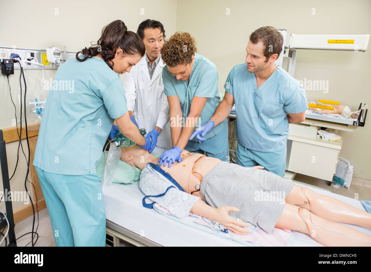 Resuscitation team -Fotos und -Bildmaterial in hoher Auflösung – Alamy