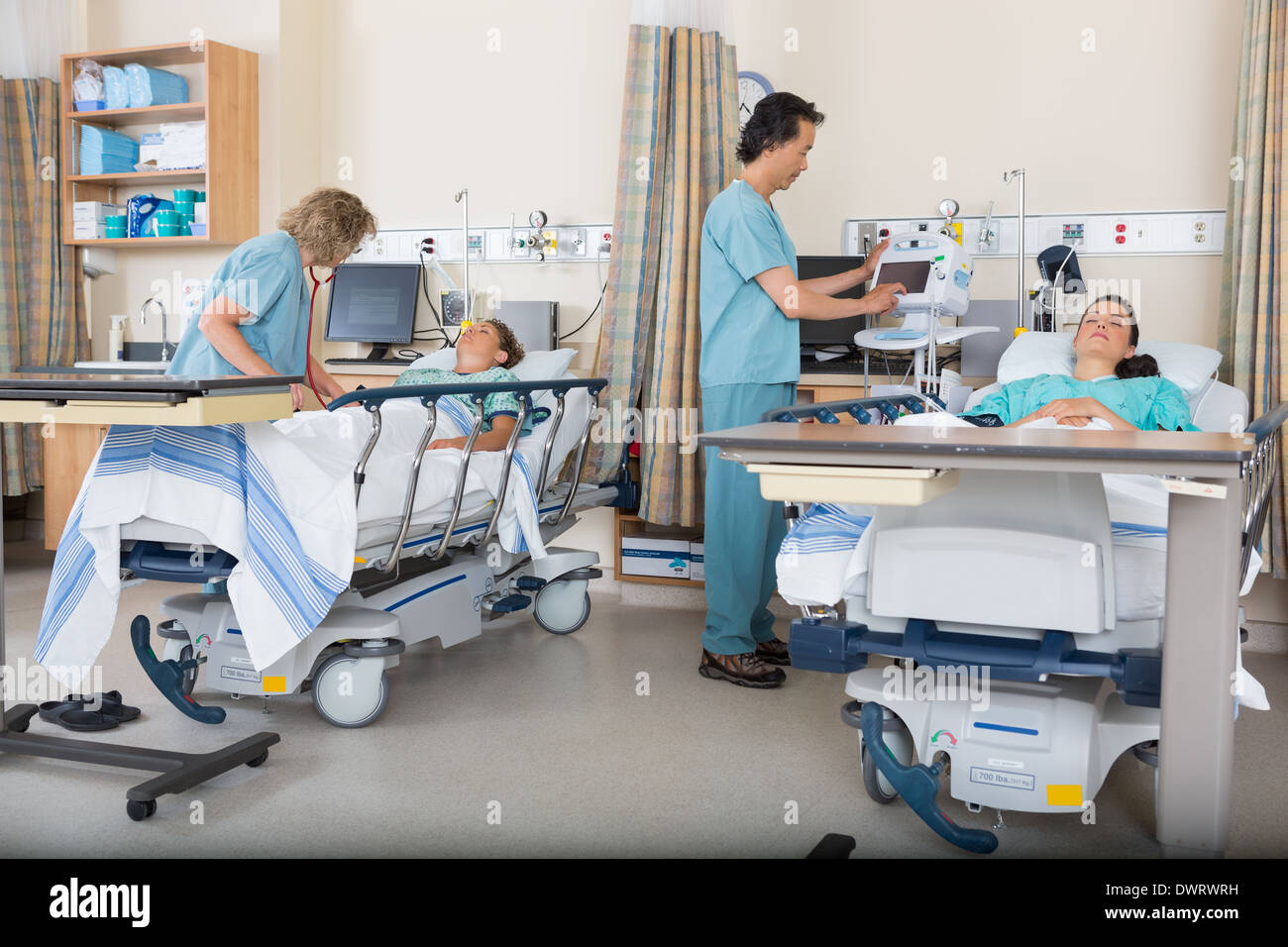 Hospital post operative recovery room -Fotos und -Bildmaterial in hoher ...