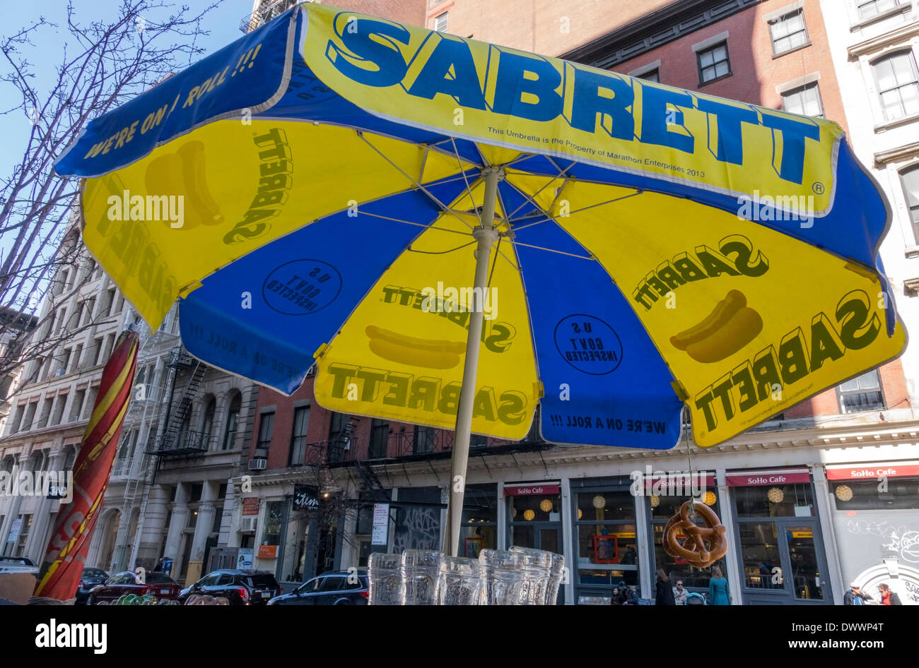 Sabrett hot dogs -Fotos und -Bildmaterial in hoher Auflösung – Alamy