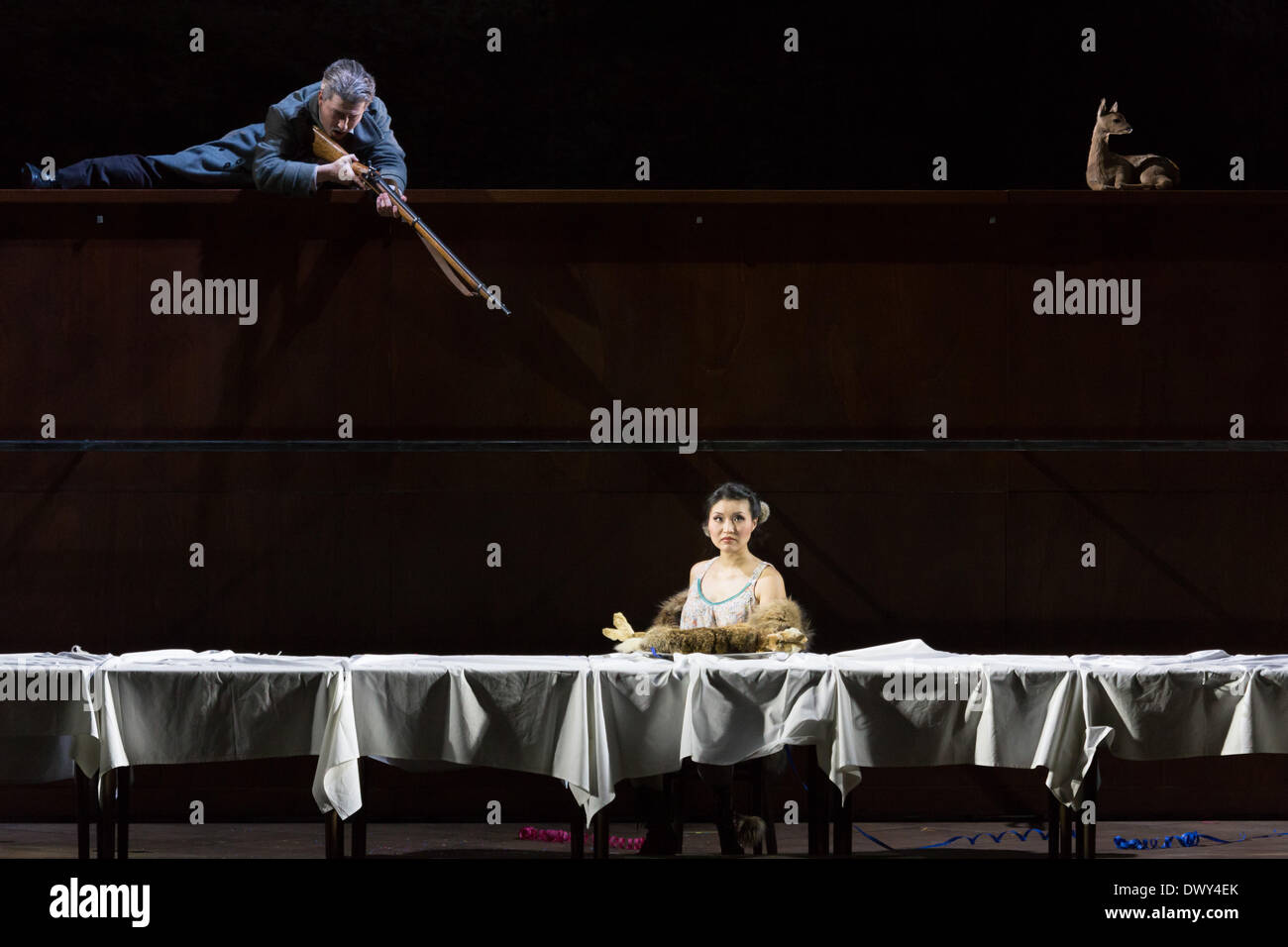 State opera hamburg -Fotos und -Bildmaterial in hoher Auflösung – Alamy