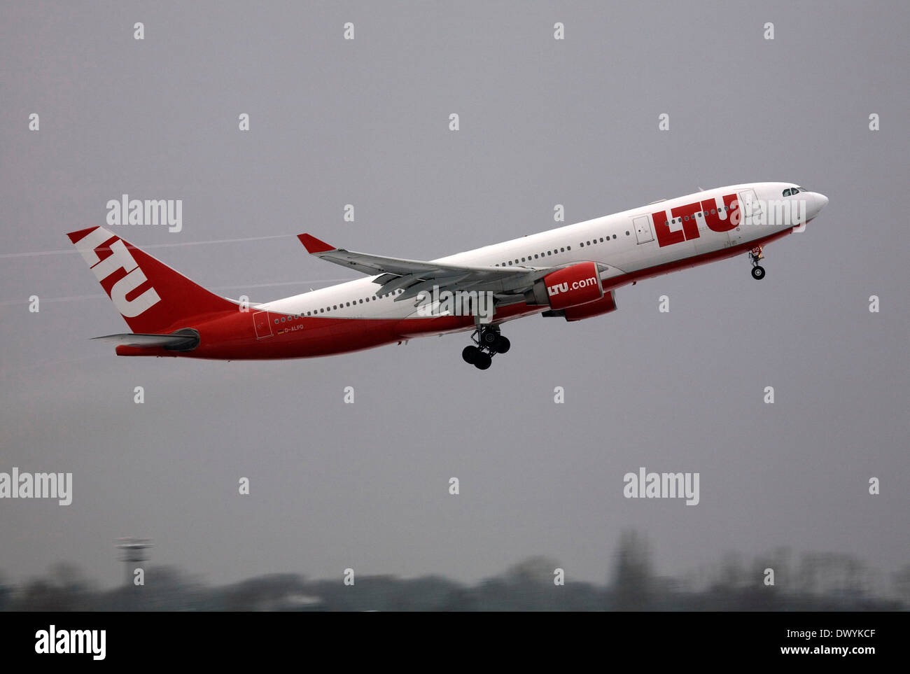 Ltu flugzeug -Fotos und -Bildmaterial in hoher Auflösung – Alamy