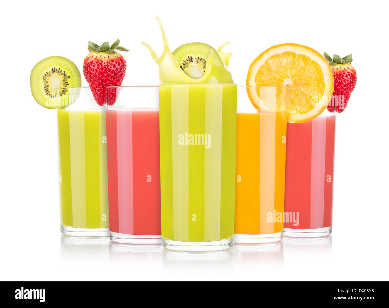 leckere Sommer Obst Getränke im Glas mit Splash isoliert auf weißem ...