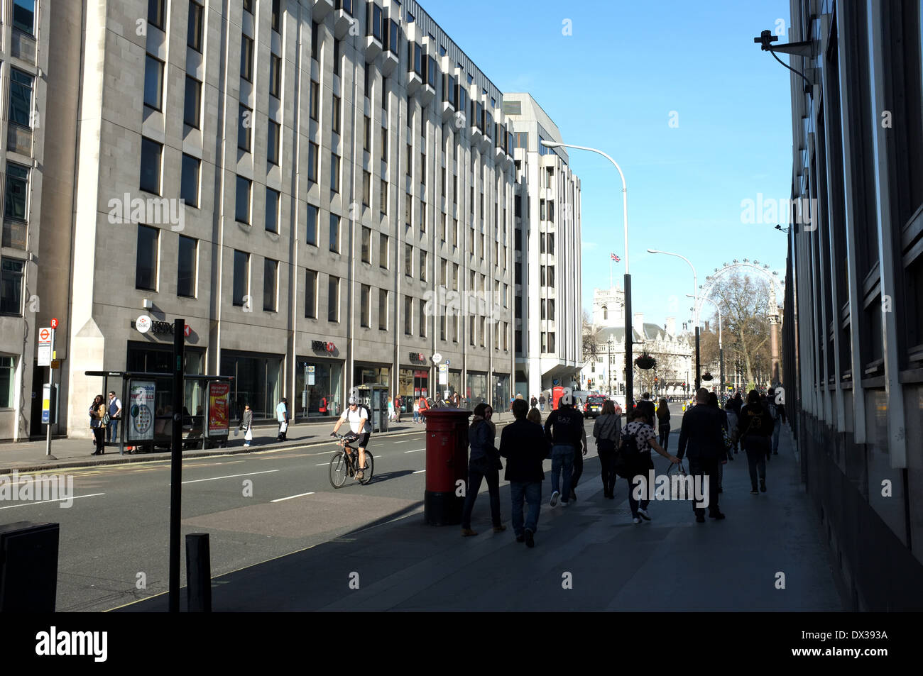 Victoria street in westminster -Fotos und -Bildmaterial in hoher ...