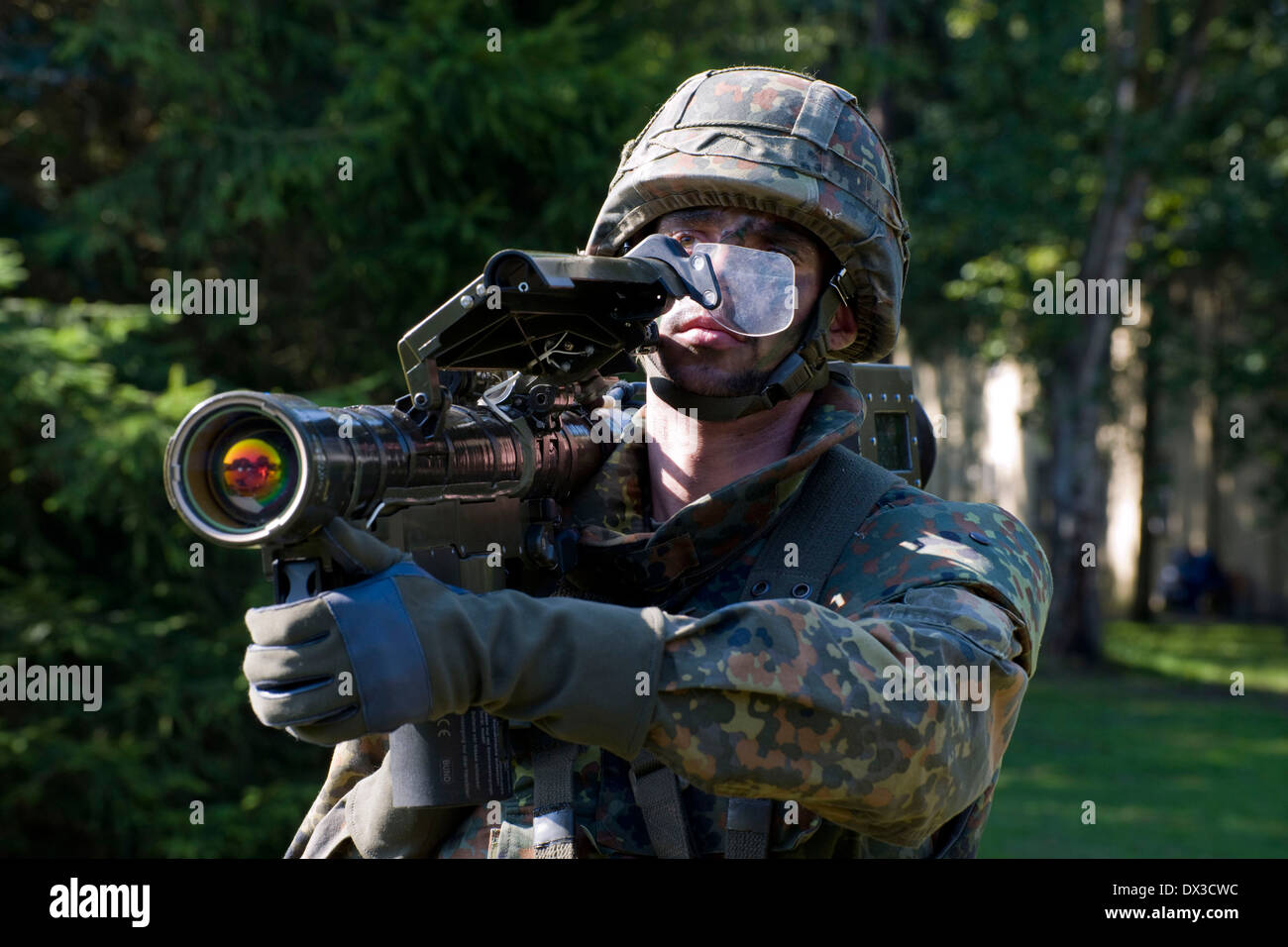 Stinger missile system -Fotos und -Bildmaterial in hoher Auflösung – Alamy