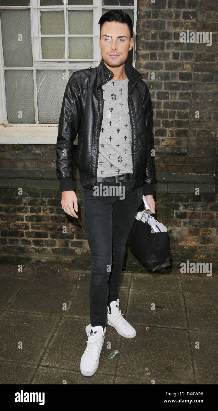 Rylan Clark The X Factor Finalisten kommen in den Proberaum Studios ...
