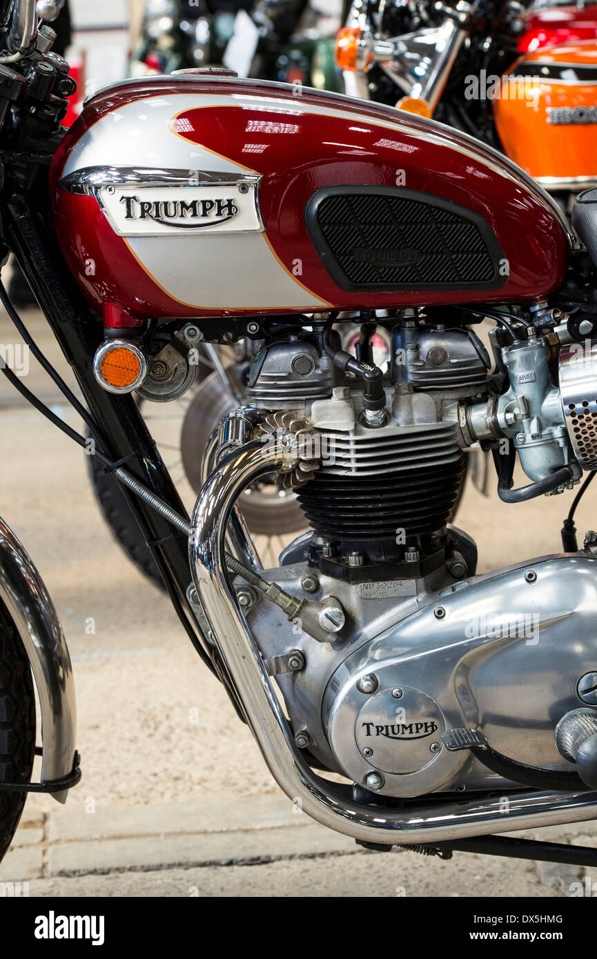 Triumph bonneville classic motorcycle -Fotos und -Bildmaterial in hoher ...