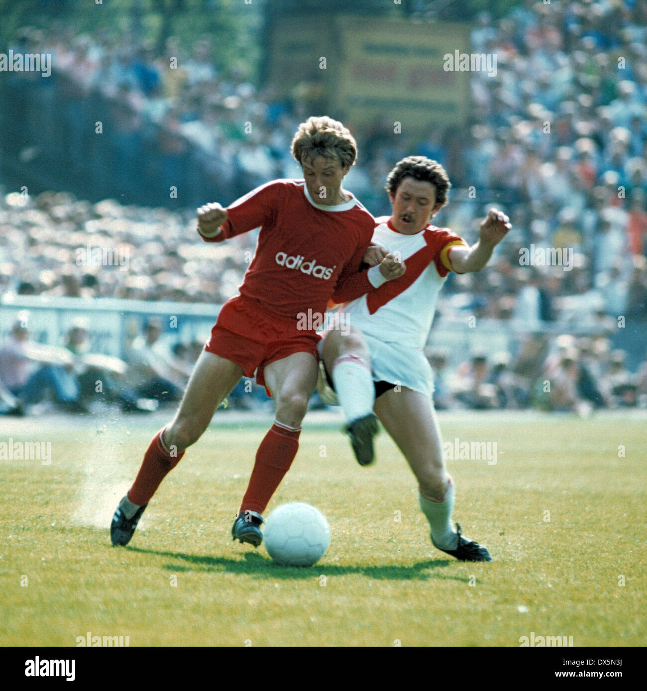 Rainer zobel fc bayern -Fotos und -Bildmaterial in hoher Auflösung – Alamy
