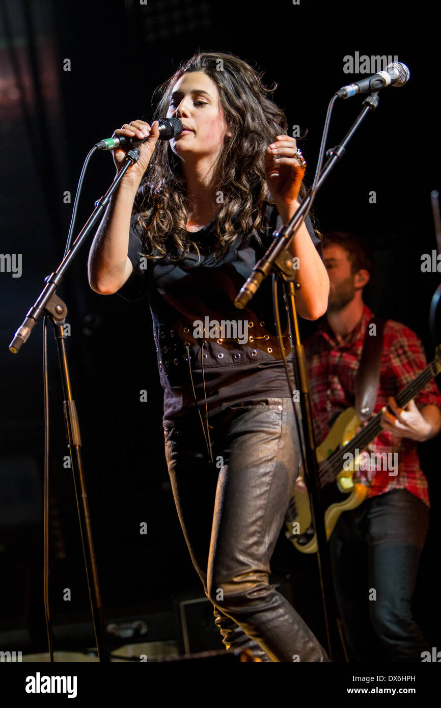 Pop rock sängerin -Fotos und -Bildmaterial in hoher Auflösung – Alamy