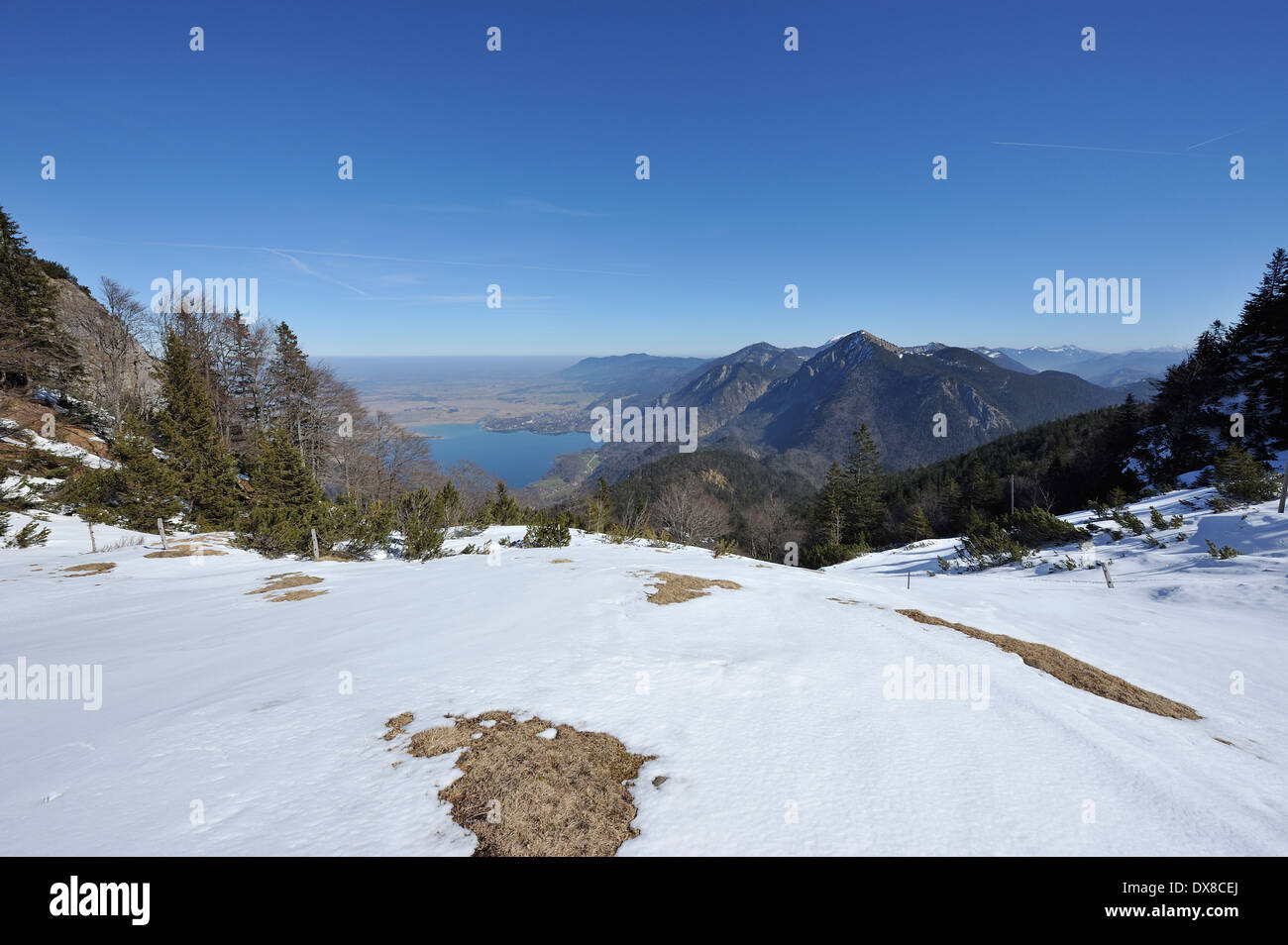 Lake kochel in winter alpine -Fotos und -Bildmaterial in hoher Auflösung – Alamy