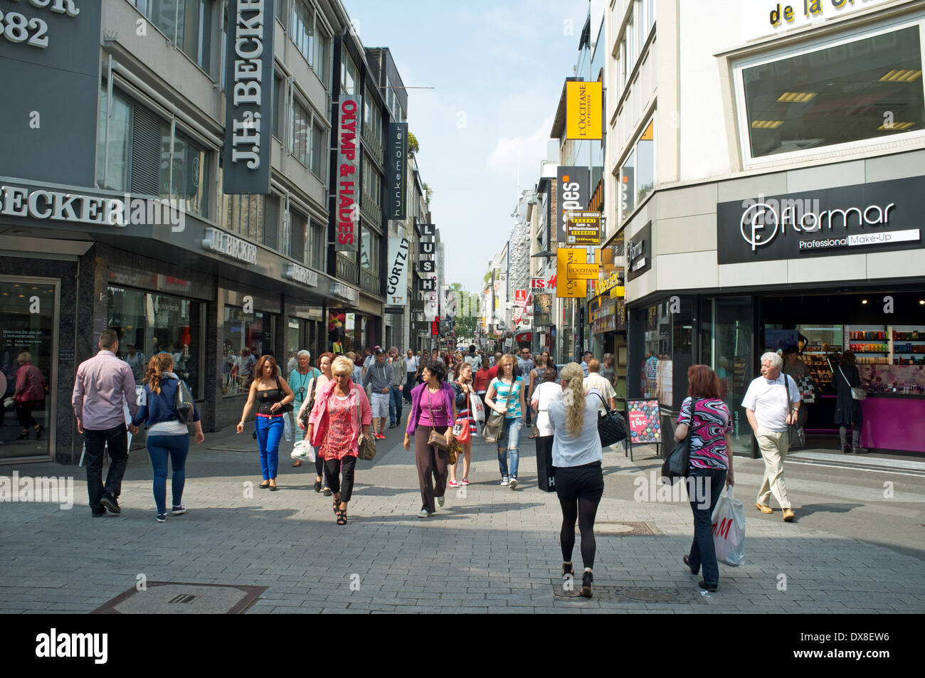 Shopping street cologne germany -Fotos und -Bildmaterial in hoher ...