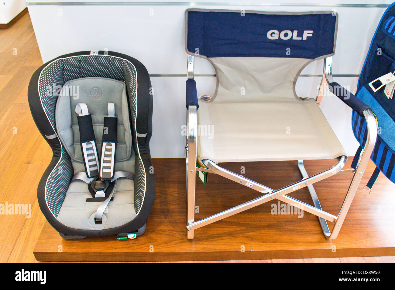 Baby seat -Fotos und -Bildmaterial in hoher Auflösung – Alamy